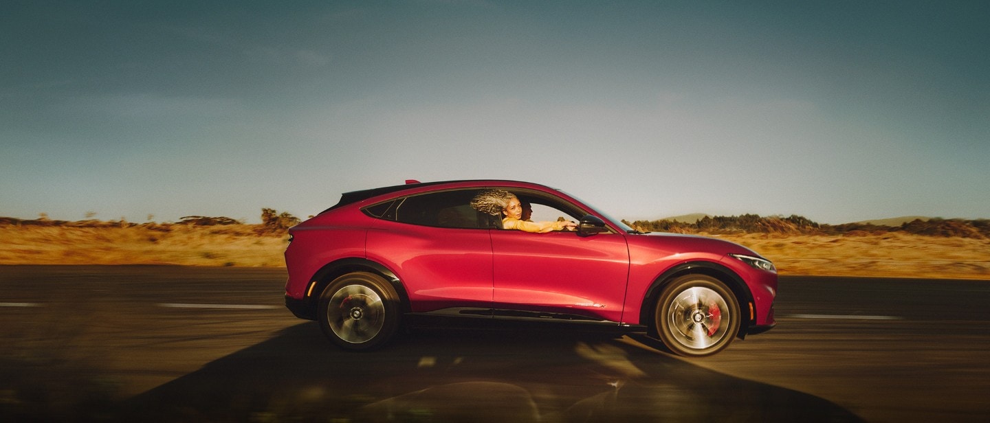 Coches SUV eléctricos deportivos: nuevo Mustang Mach-E | Ford ES